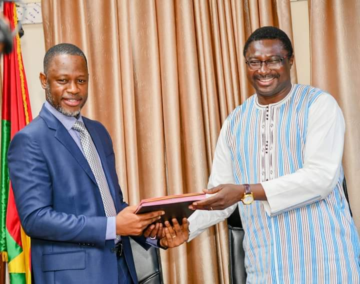 Passation de charge au MATDS : Le Ministre Emile ZERBO officiellement ...